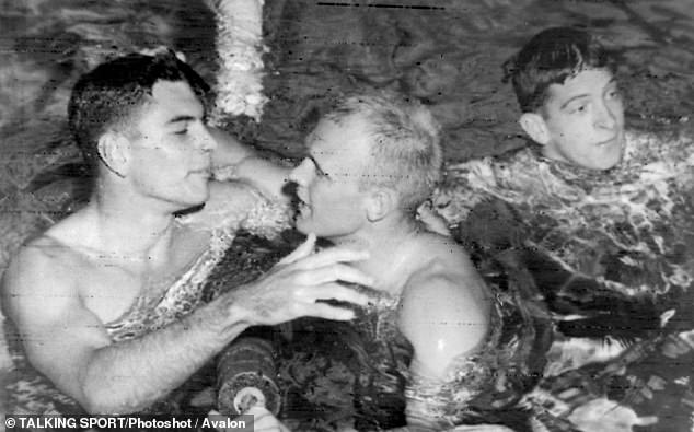 Former Olympic swimming champion John Devitt dies at 86